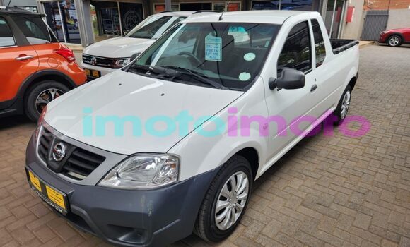 Nunua ilio tumika nissan np200 white gari ndani ya pretoria nchini ...